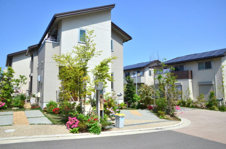 ZEH Orientedの建物ってなに？特徴や条件を解説 - 太陽光お役立ちブログ|リープトンエナジー